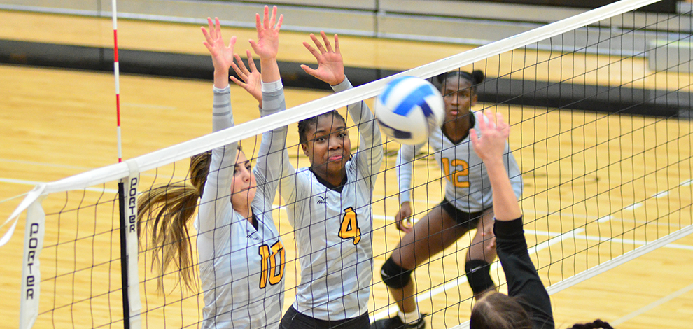 Volleyball Breezes By Labette 3-0 - Cloud County Community College
