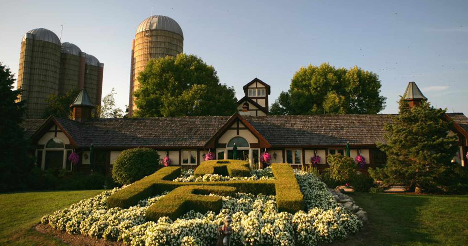 Rich Harvest Farms Logo