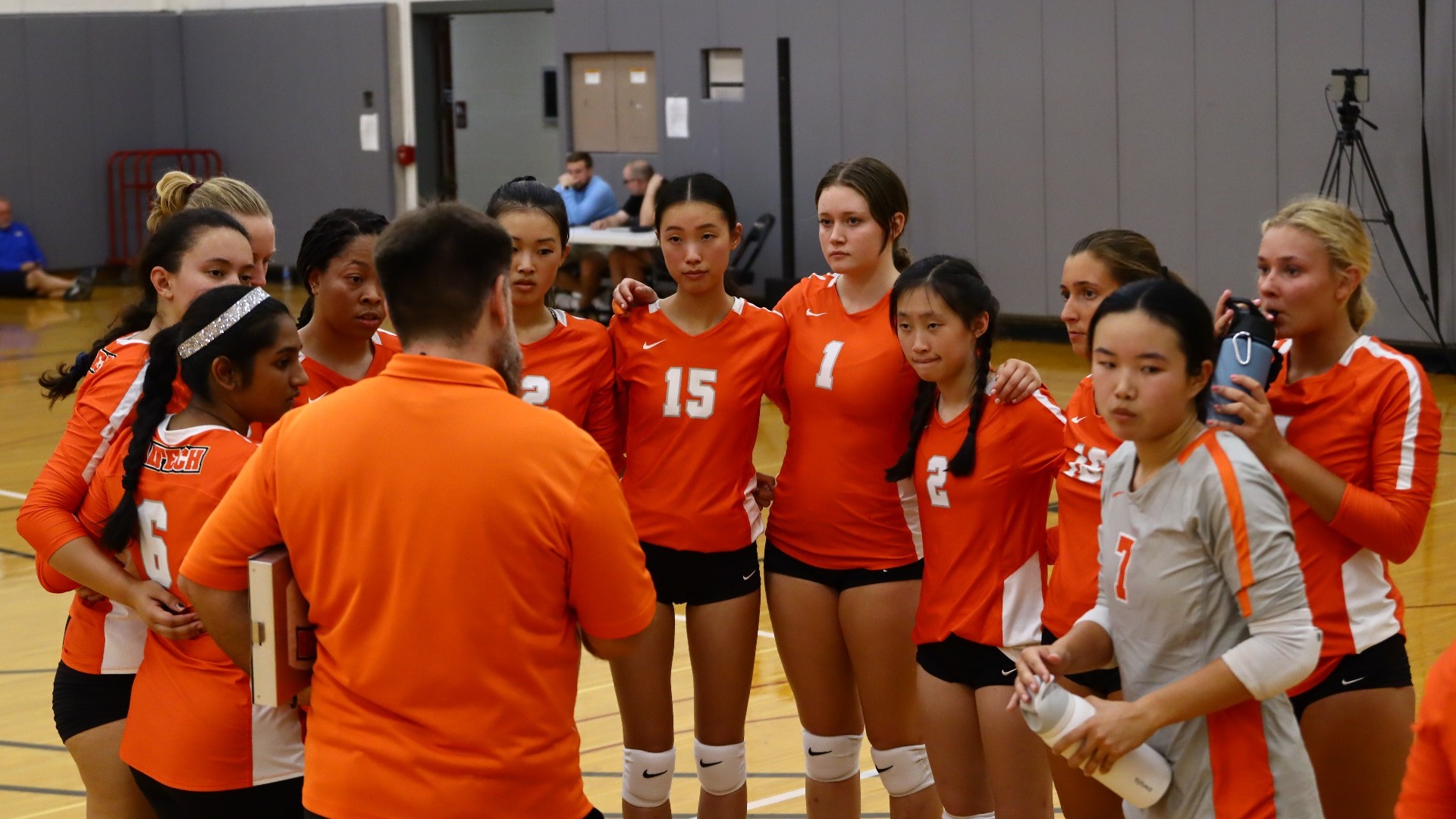 Volleyball Battles No. 21 La Verne in Clash of Unbeaten SCIAC Records ...