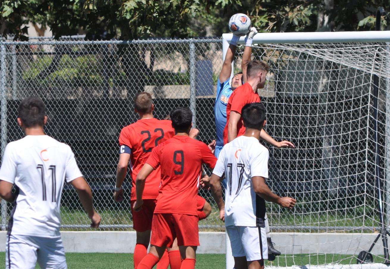 Ing Impresses in Men's Soccer Opener - California Institute of Technology
