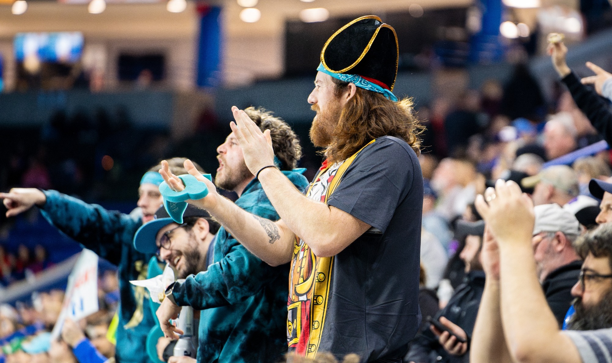 Pirates Prevail: Historic 26-21 Victory Over Jacksonville Sharks in ...