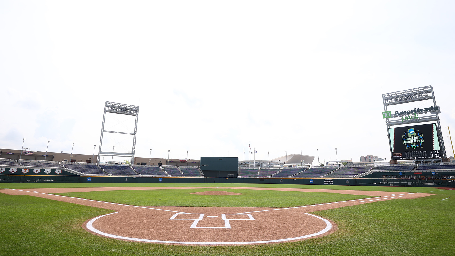 Use of one-way electronic devices approved in baseball - NCAA.org