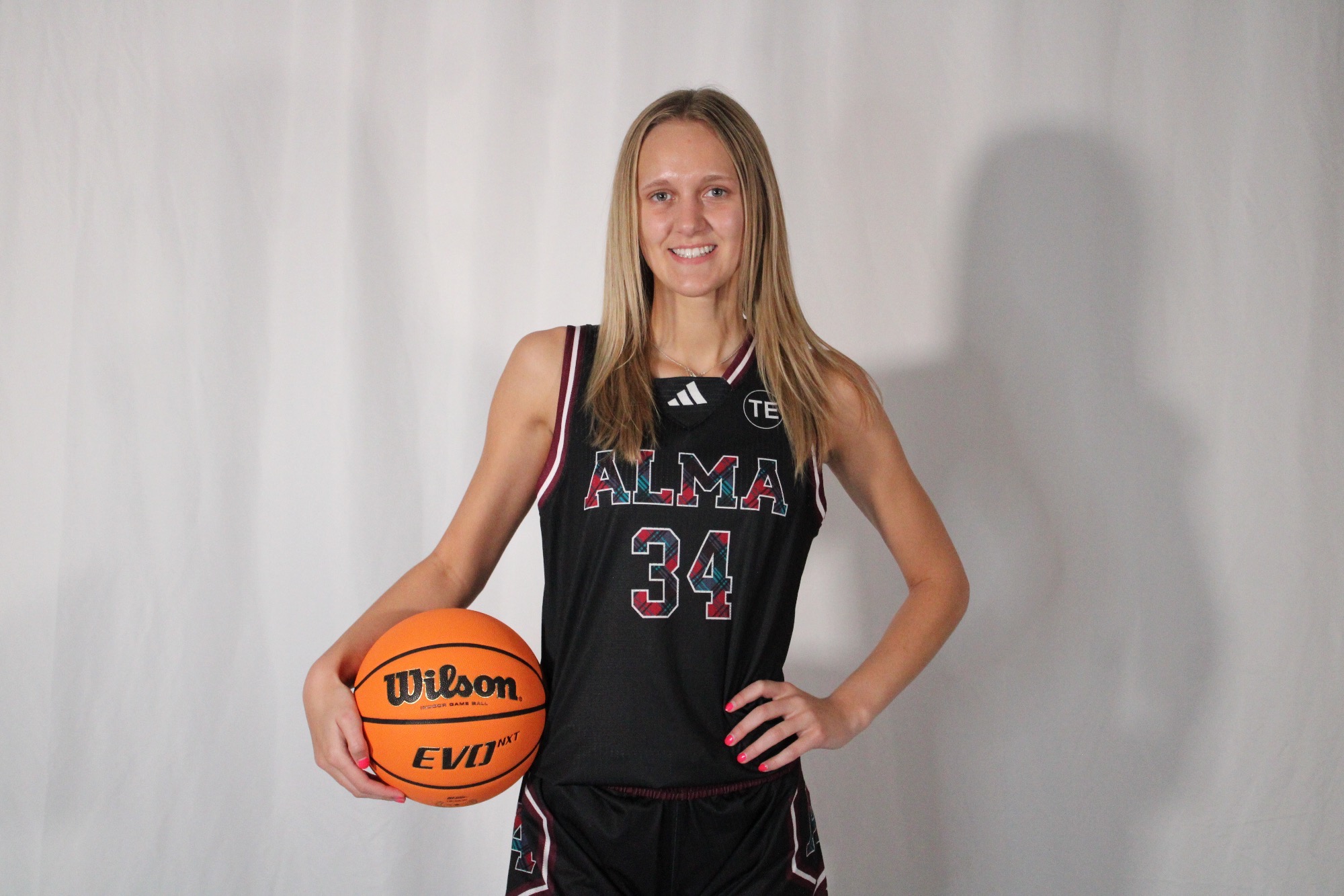 17 in 17 For Alston as Women's Basketball Blows by Maryville - Alma College