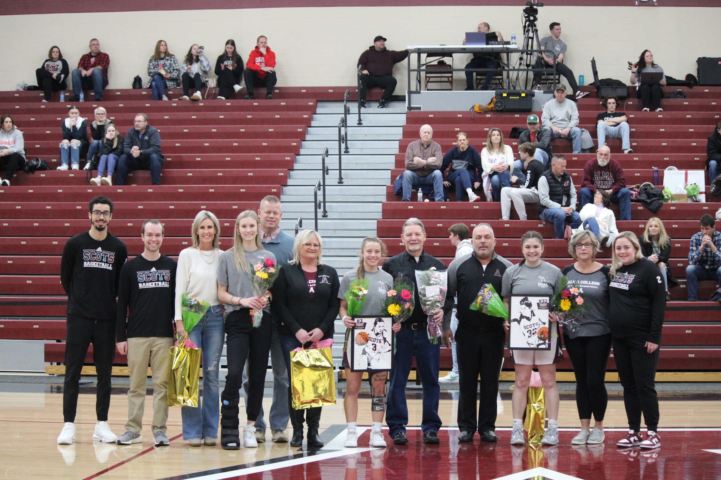 Women's Basketball Sends Off Seniors With Win in 'Be Like Tye' Game ...