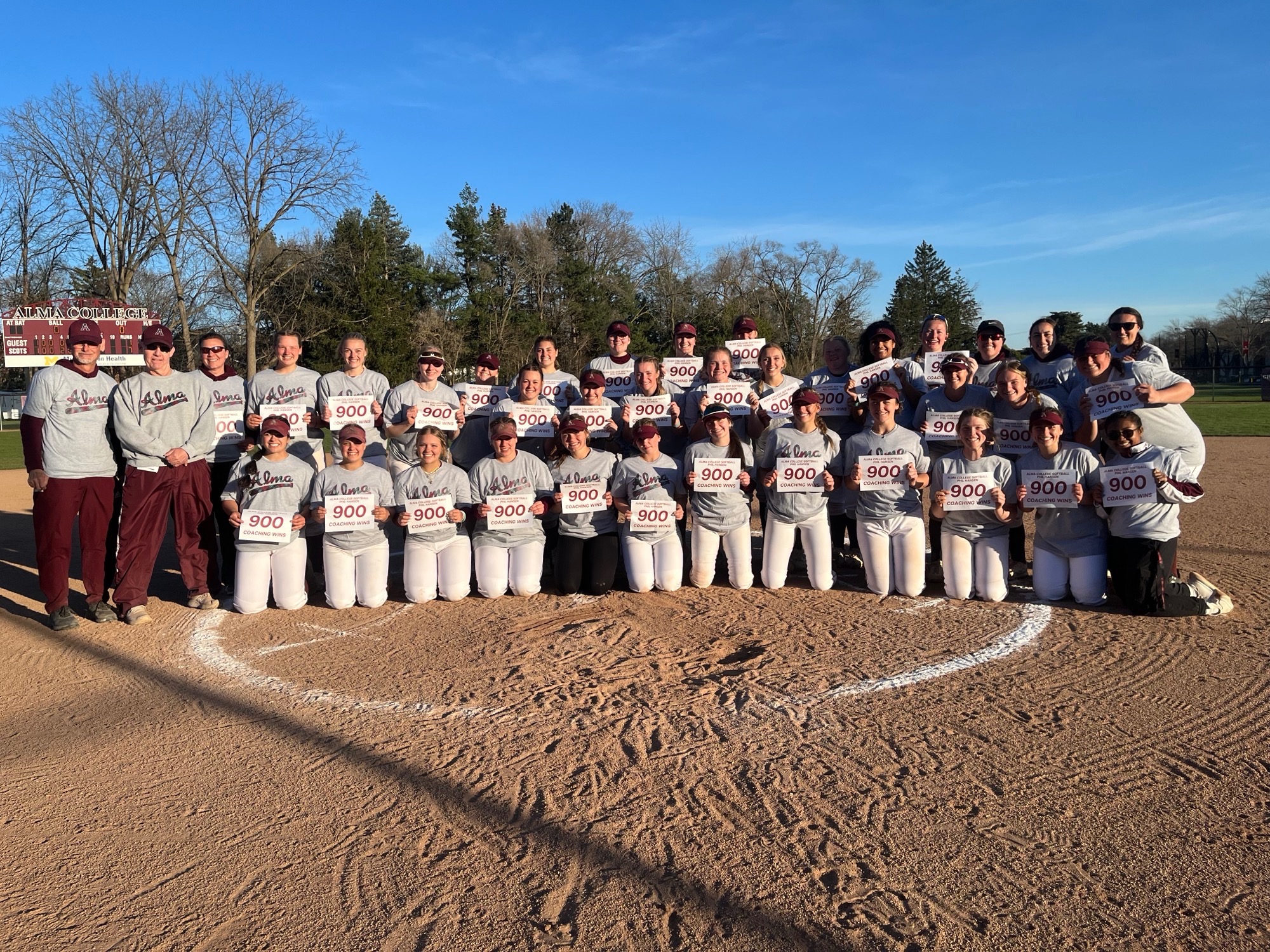 Softball Sweeps Albion as Alma's Hansen Picks Up 900th Win - Alma College