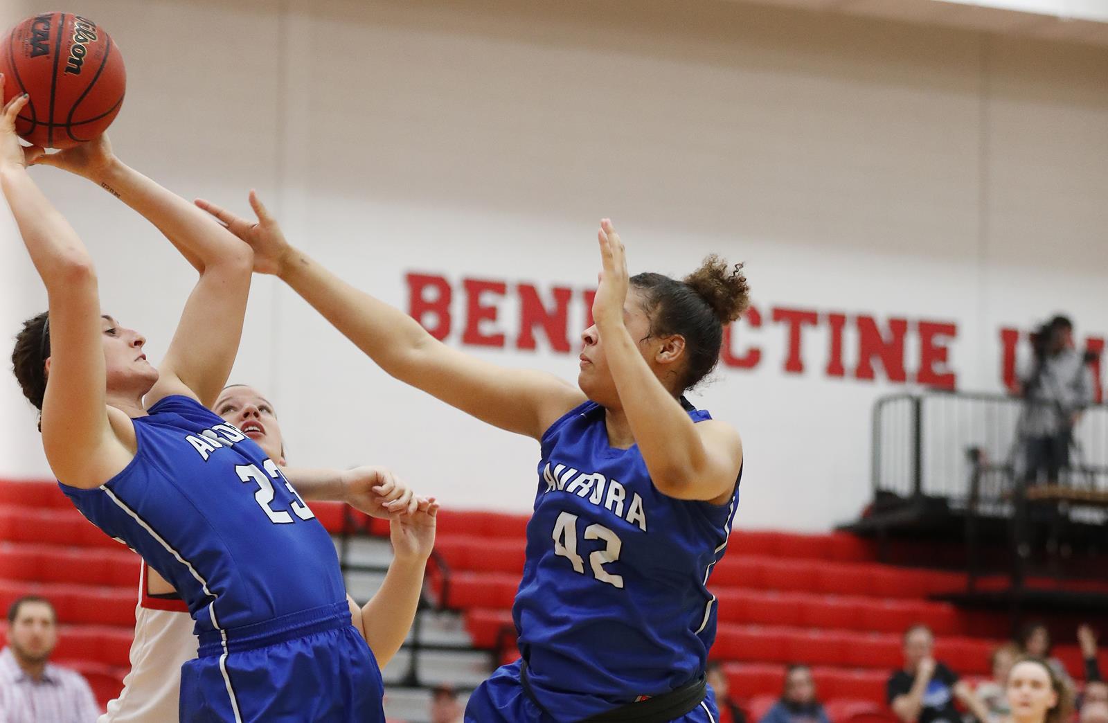 Spartan battle with Muskies comes up just short - Aurora University Athletics