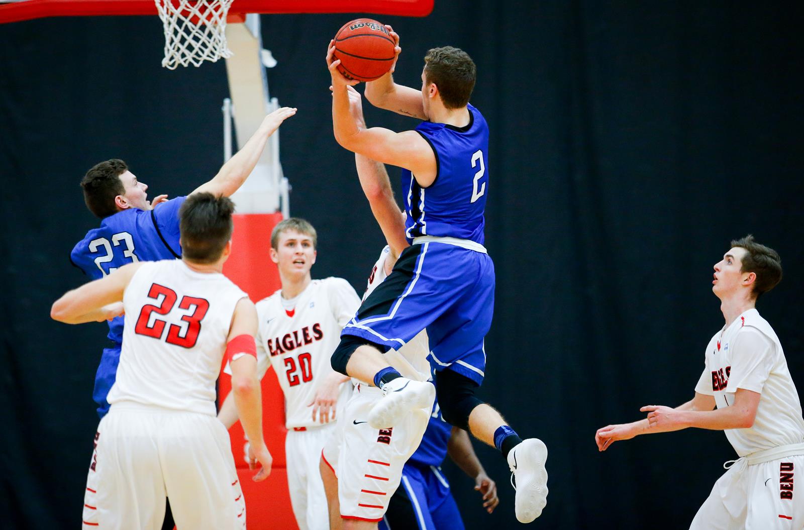 Max Vickers - Men's Basketball - Aurora University Athletics