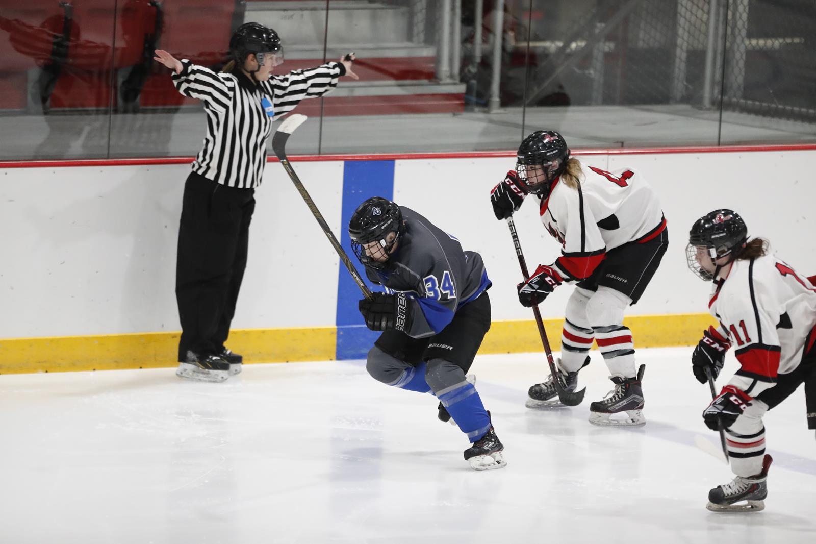 Lexie Martinez - Women's Hockey (NCAA) - Aurora University Athletics