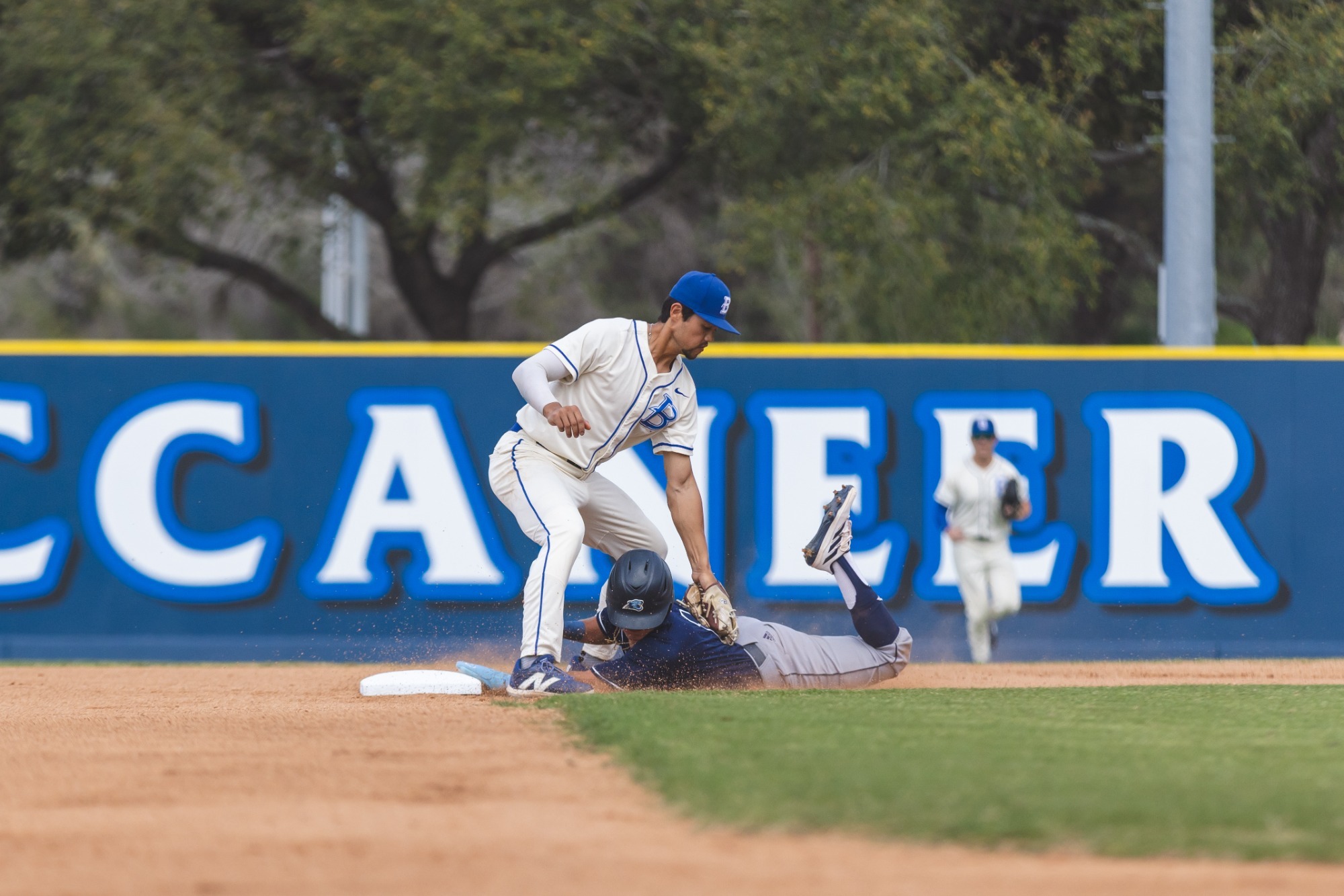 Blinn's late-game surge sends Buccaneers past Wharton for Region XIV ...