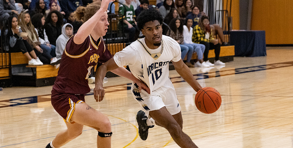 Bobcats Fall 61-53 to Cal Maritime - University of California, Merced