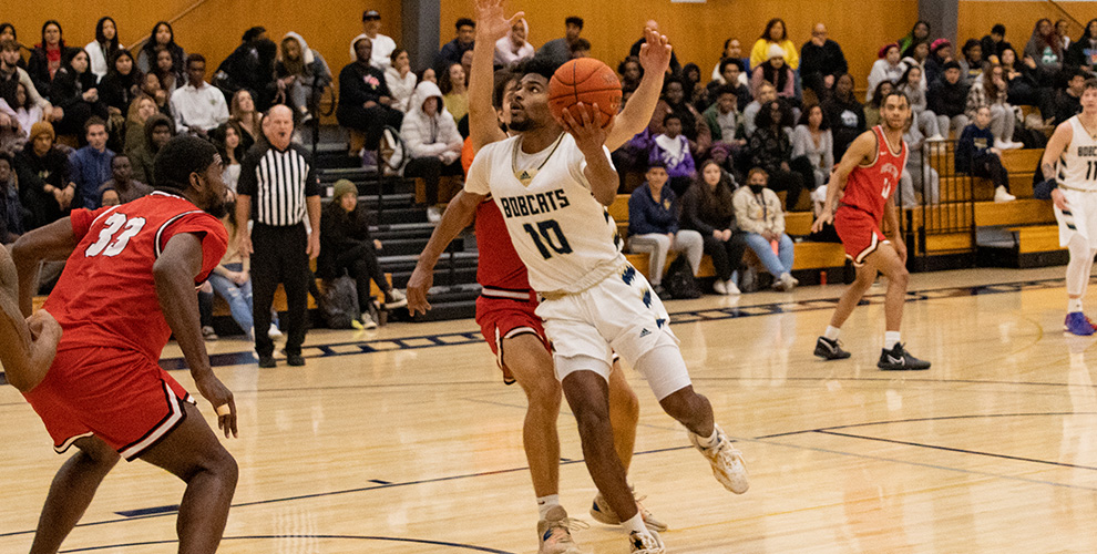 Bobcats Finish Strong, Beat BenU Mesa 69-54 in Cal Pac Opener ...