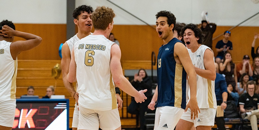 Bobcats Tally Season-High 15 Blocks in Four-Set Win Over USK ...