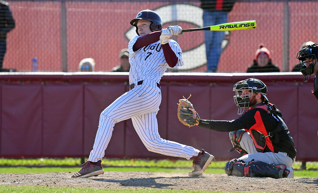 UChicago Baseball Drops a Pair at Ripon - University of Chicago