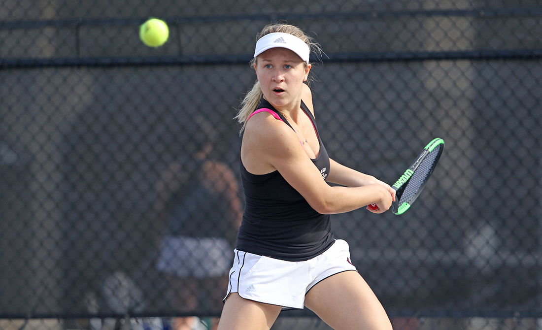 UChicago Women's Tennis Rolls into UAA Semifinals 5-0 Over WashU ...