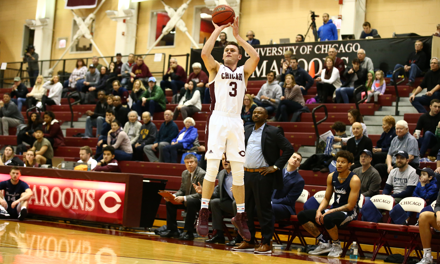 UChicago Men's Basketball Clamps Down on Rochester in 68-48 Win ...