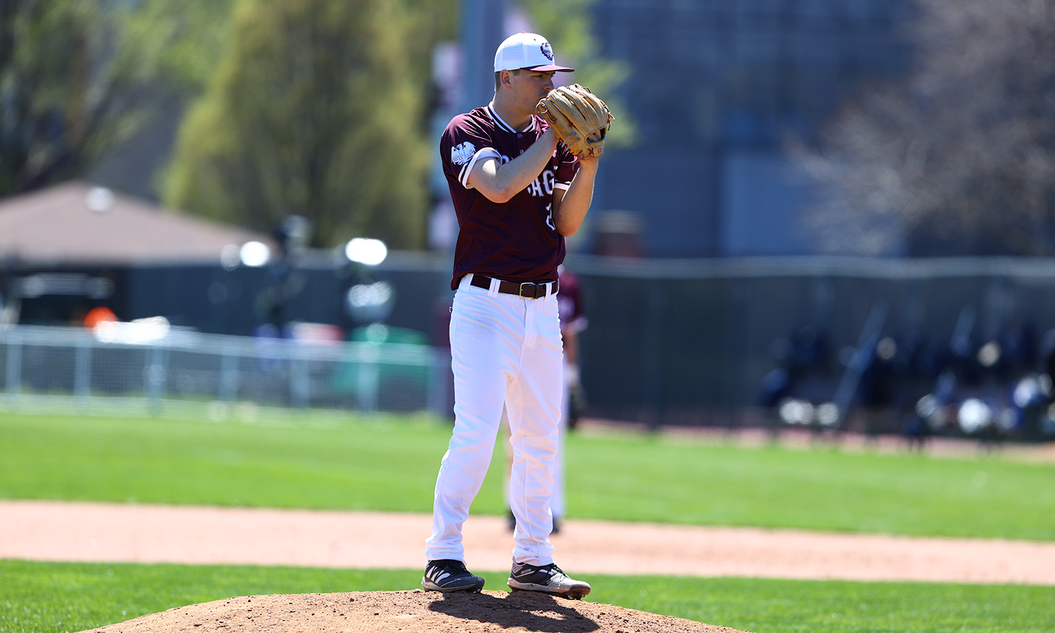 Baseball Notches First Conference Win at Monmouth - University of Chicago