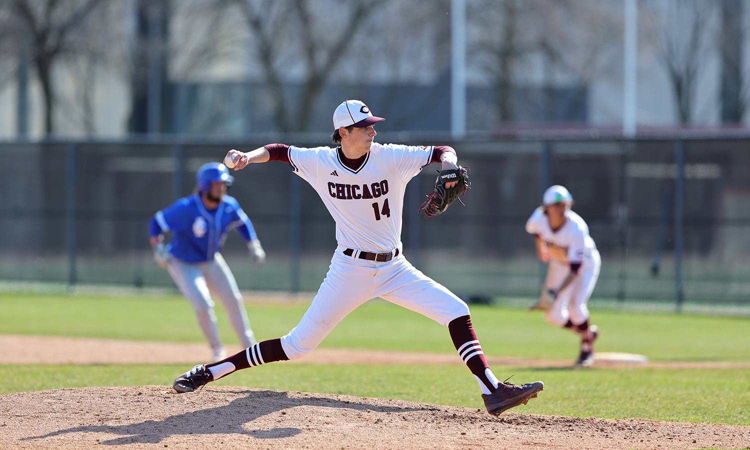 Baseball Downs Knox in Home Finale - University of Chicago