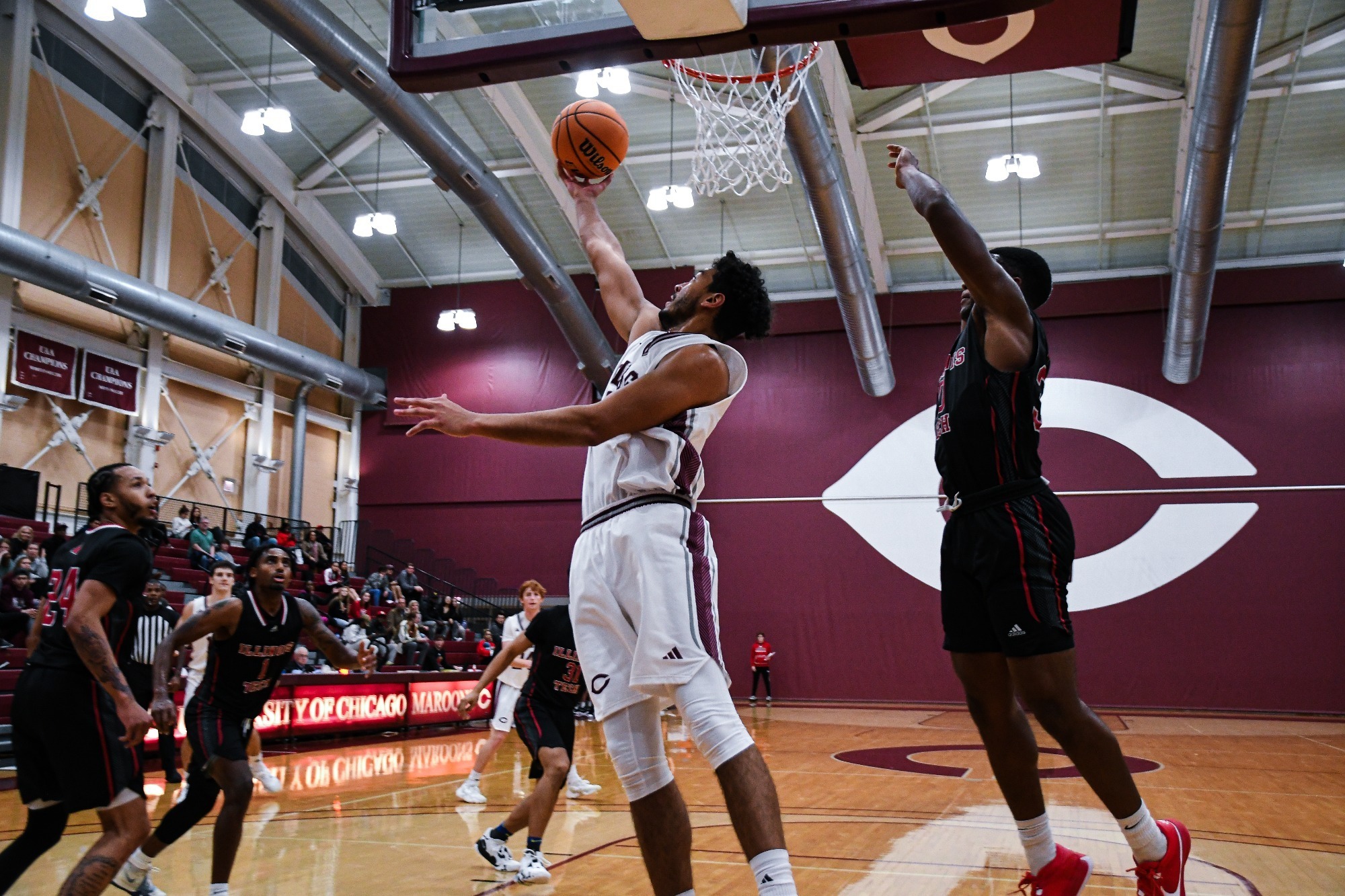 Explosive Second Half Leads Men's Basketball To Victory - University of ...