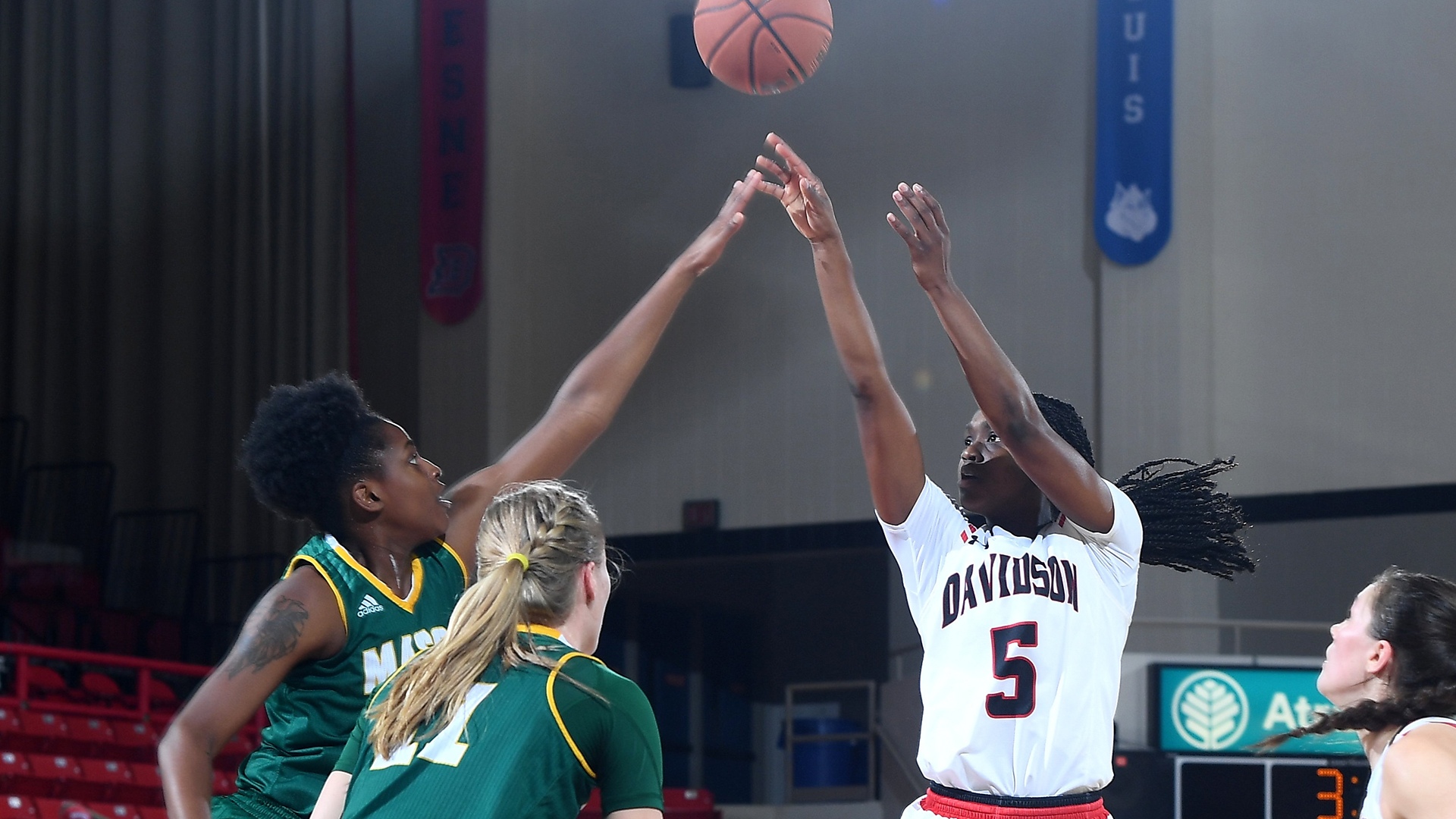 Justine Lyon - Women's Basketball - Davidson College Athletics