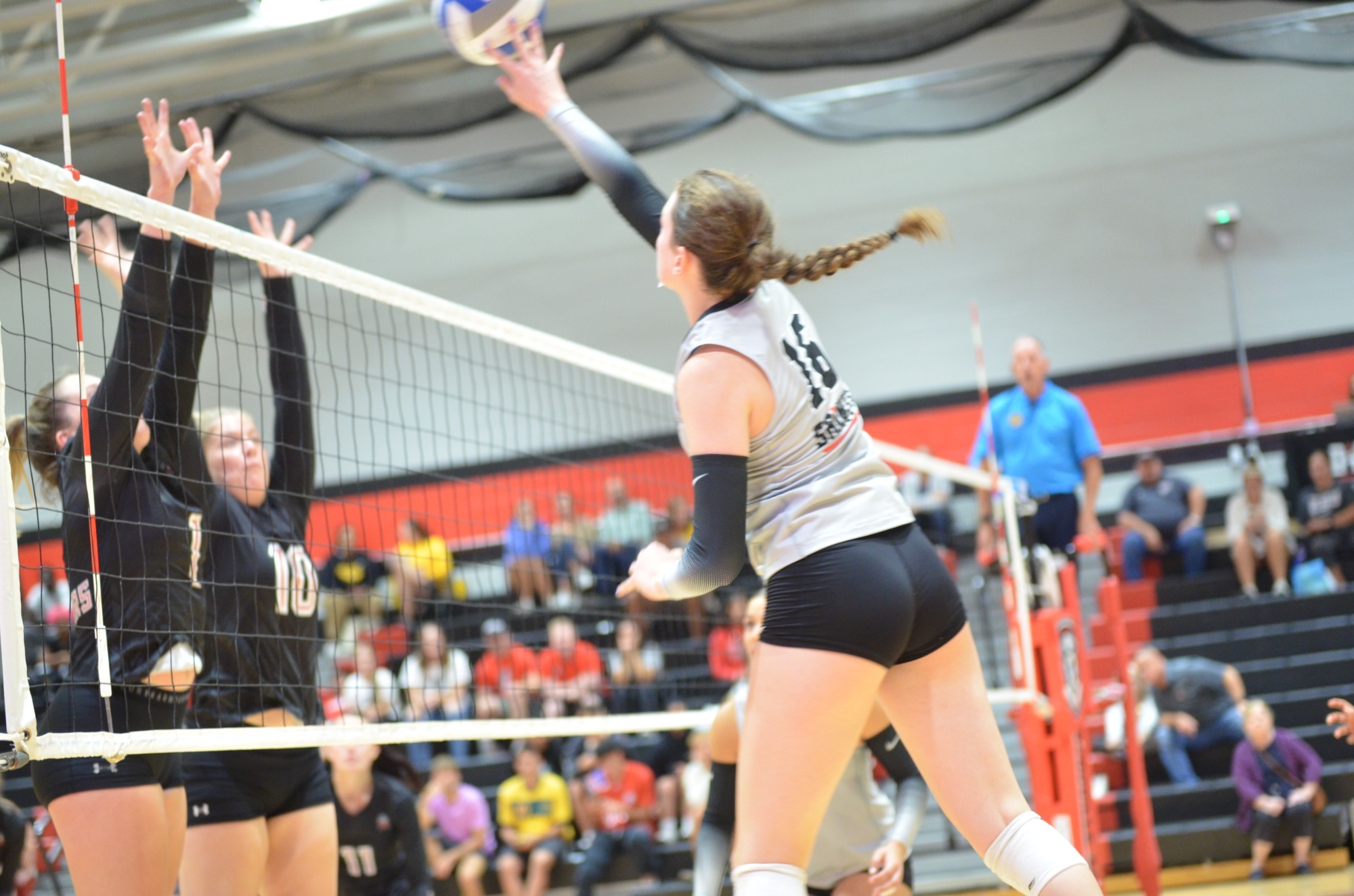 Volleyball Splits to End Weekend Tournament - D'Youville University