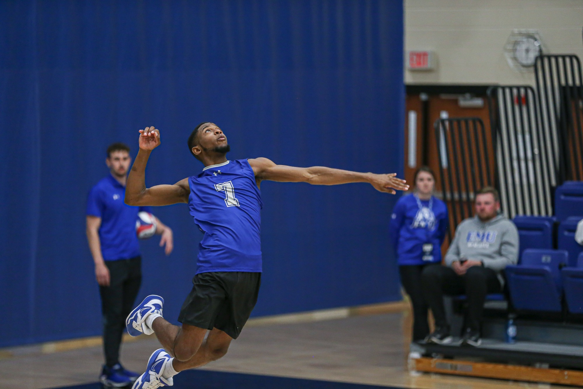 Royals Tame Bison in Tournament Opener - Eastern Mennonite University