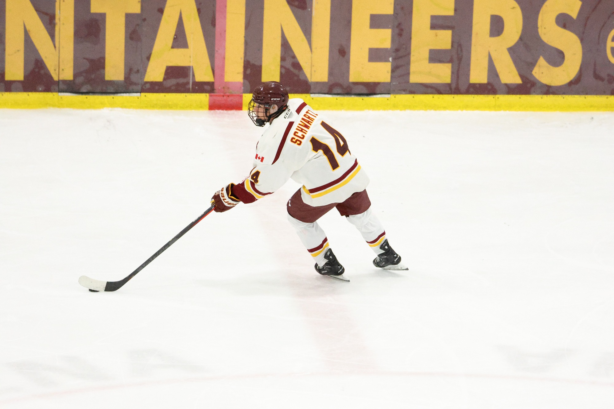 Schwartz signs with Canmore - Edge School