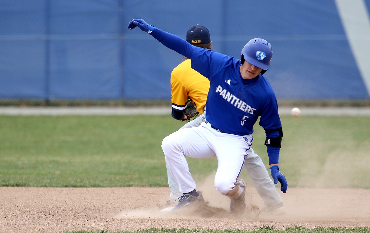 Panthers Win High Scoring Game, 13-11 - Eastern Illinois University ...