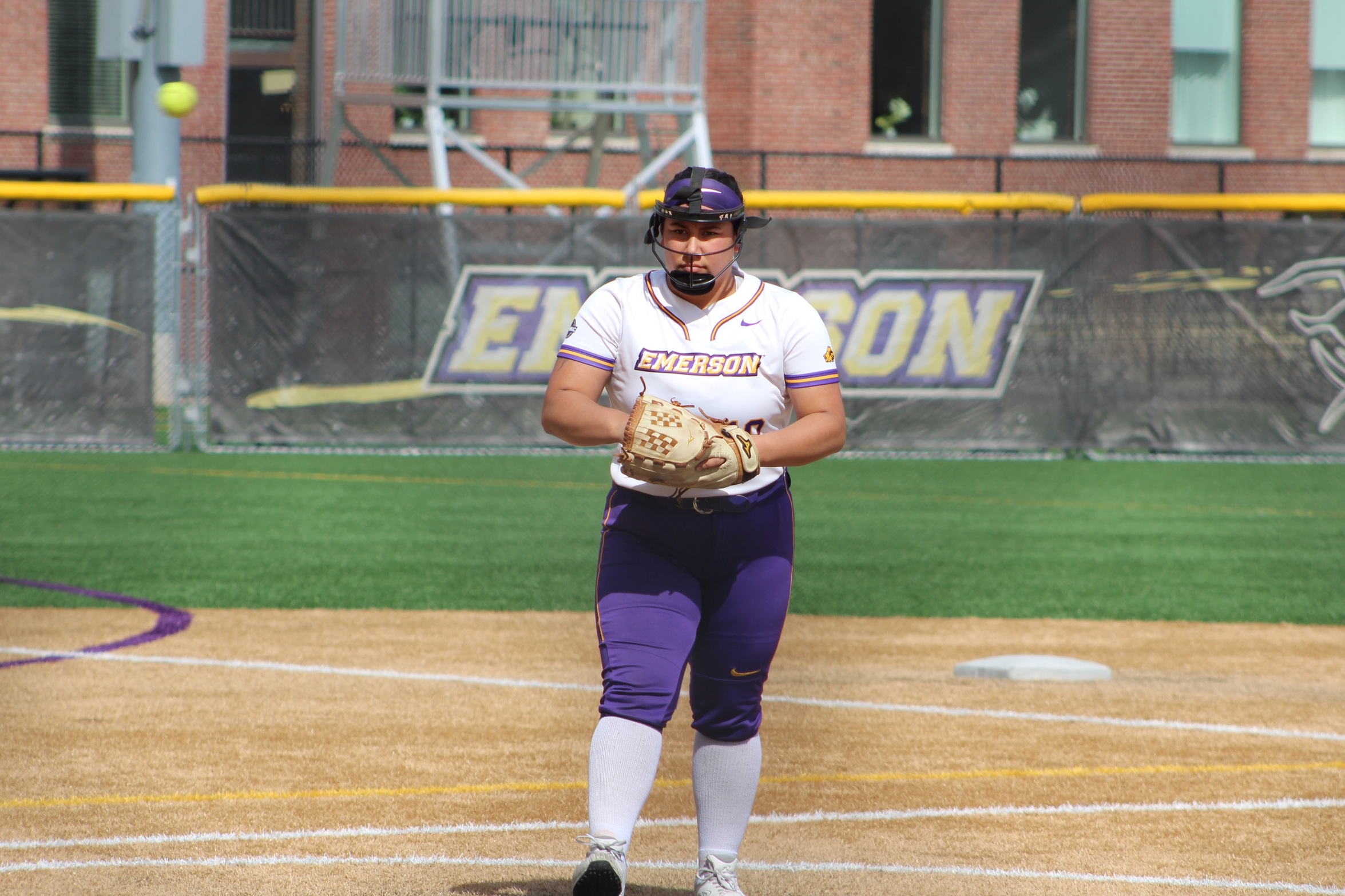 Softball Sweeps Regis (Mass.) - Emerson College