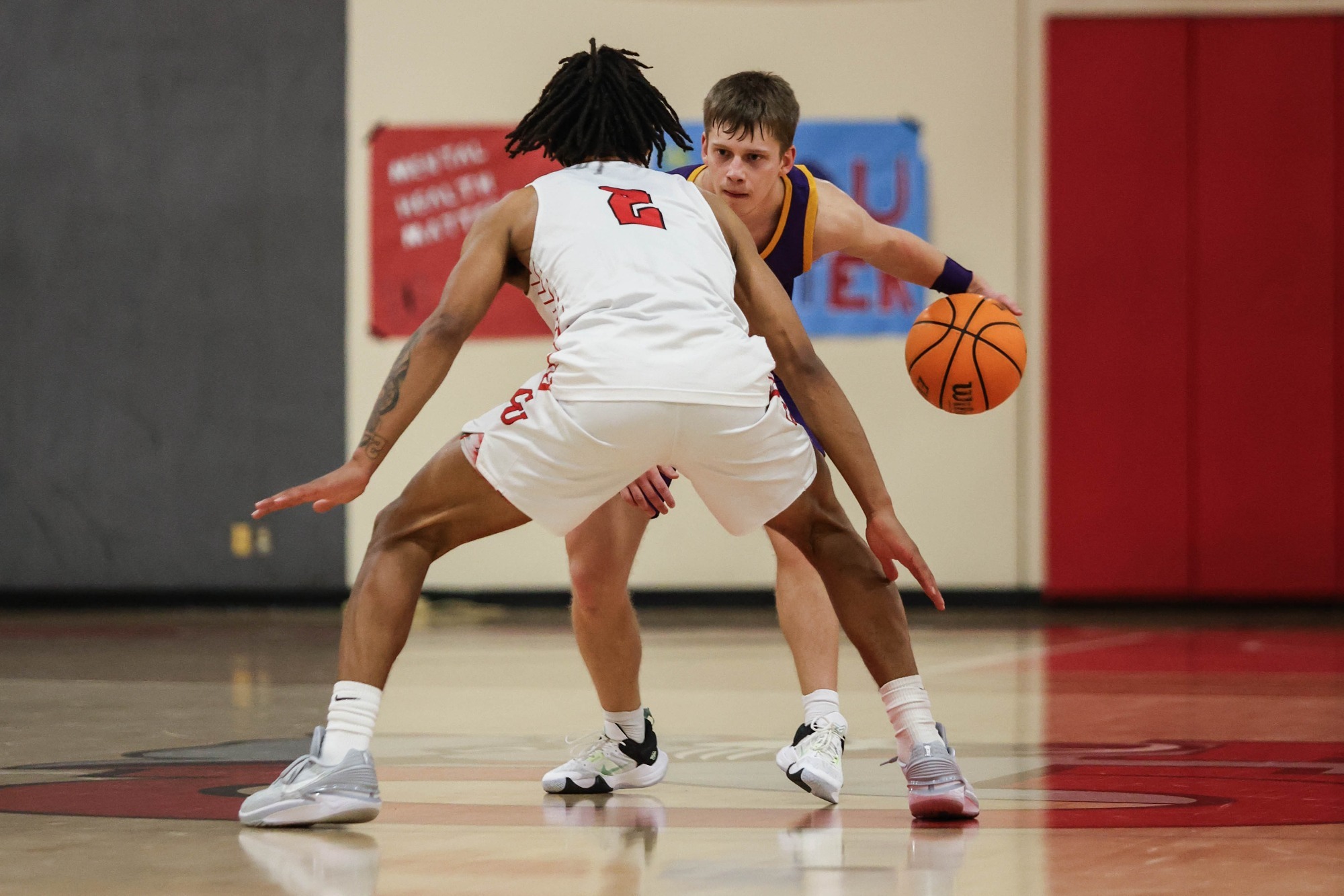 Men's Basketball Outlasted by MIT - Emerson College