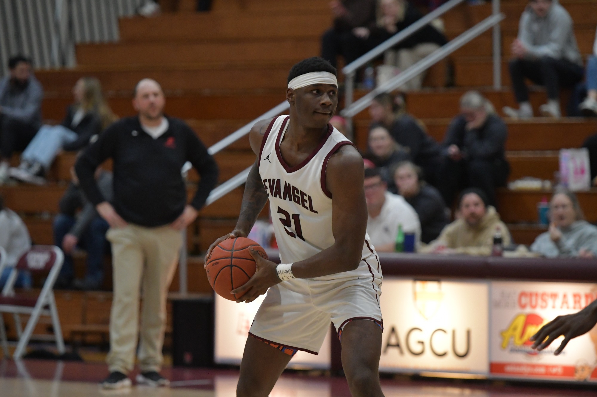 Bryce Hunt - 2023-24 - Men's Basketball - Evangel University of the ...