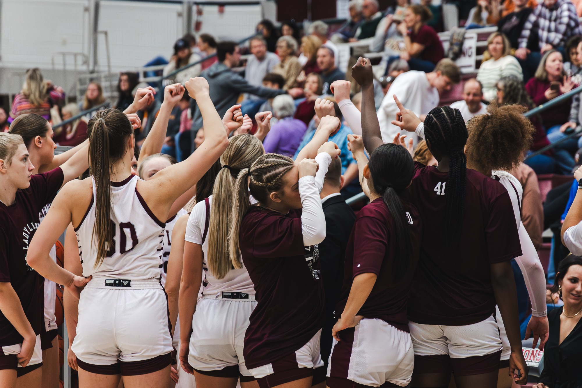 Women's basketball unable to overcome big fourth quarter in loss ...