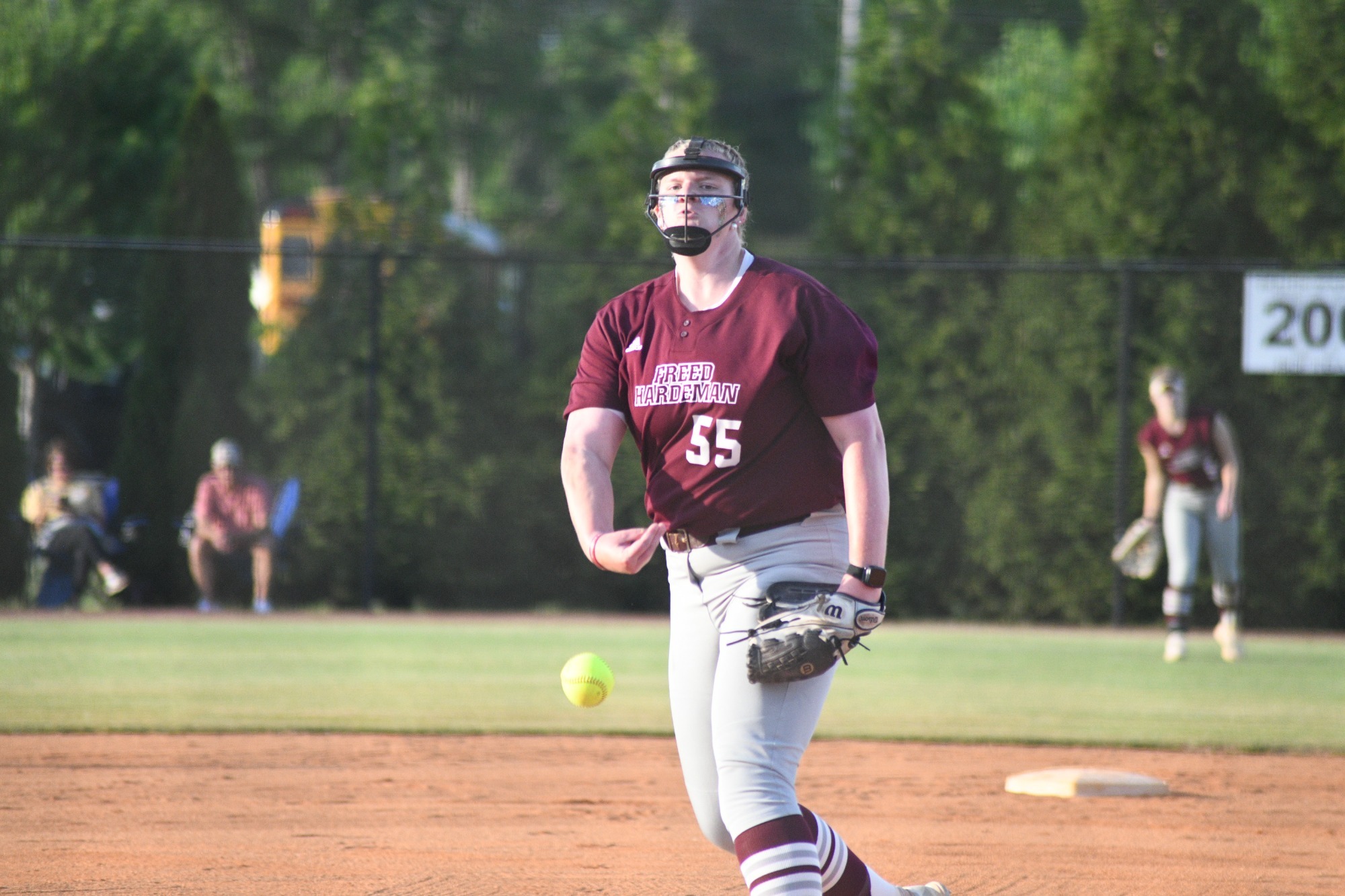 Softball wins to open MSC Tournament - Freed-Hardeman University