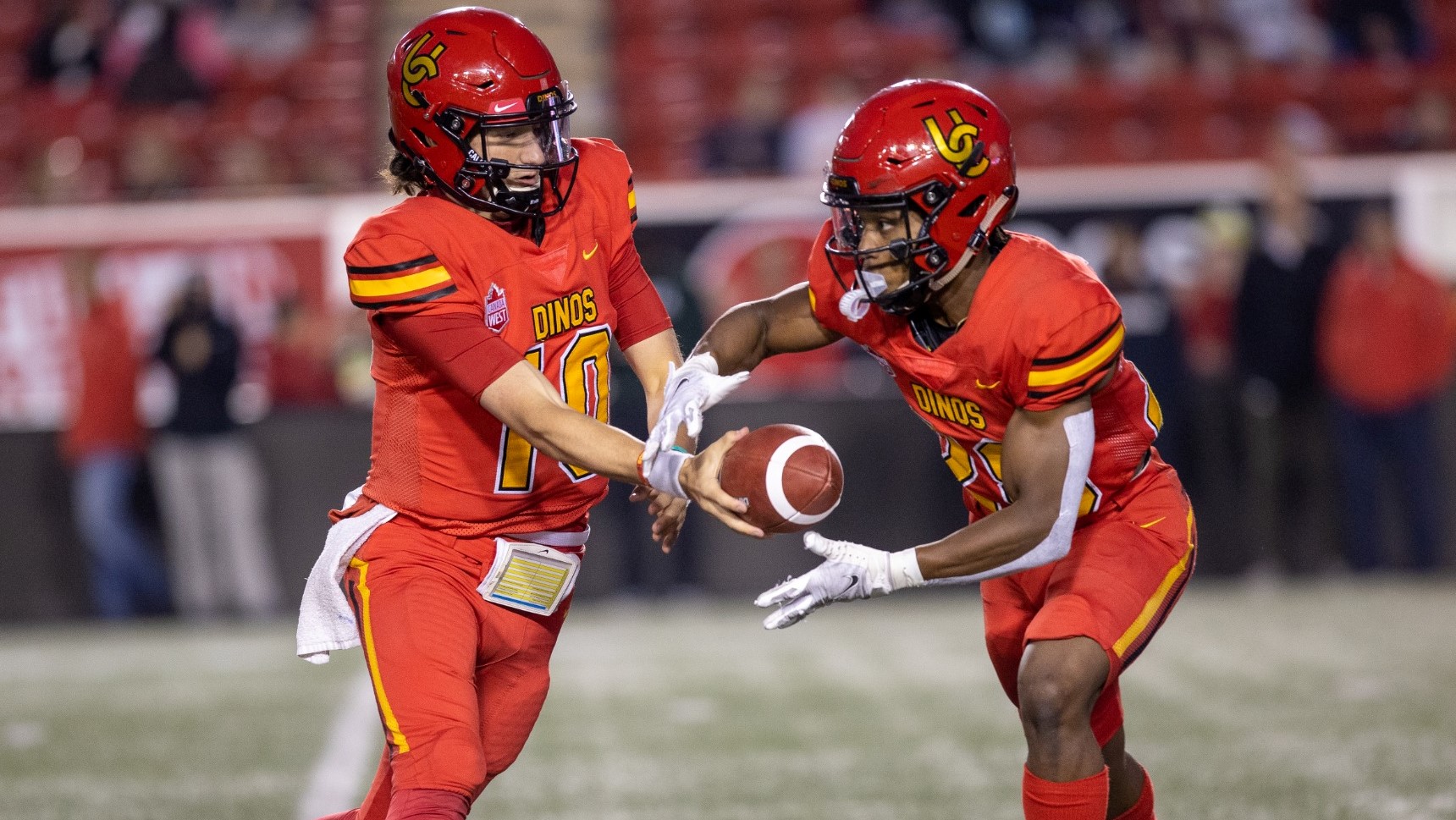 Dinos battle ‘Bears at Commonwealth Stadium - University of Calgary ...