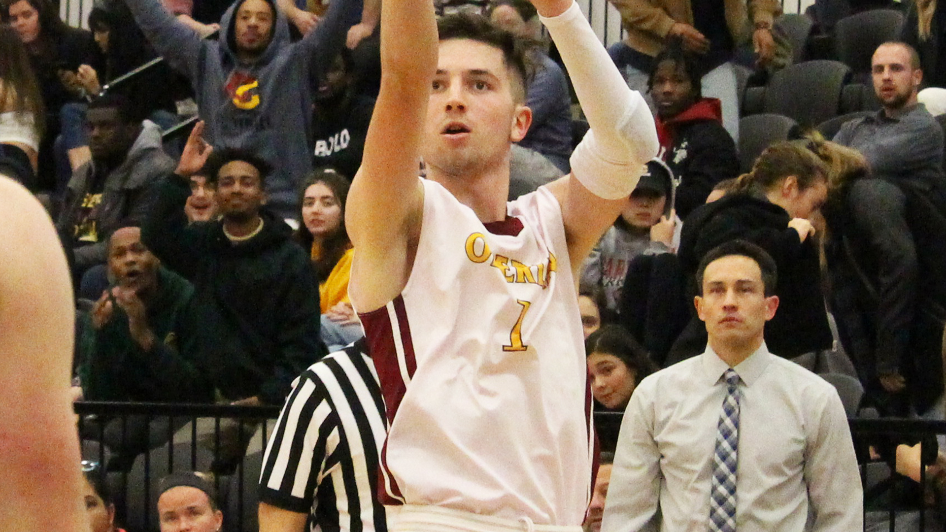 Isaac Finestone - Men's Basketball - Oberlin College Athletics