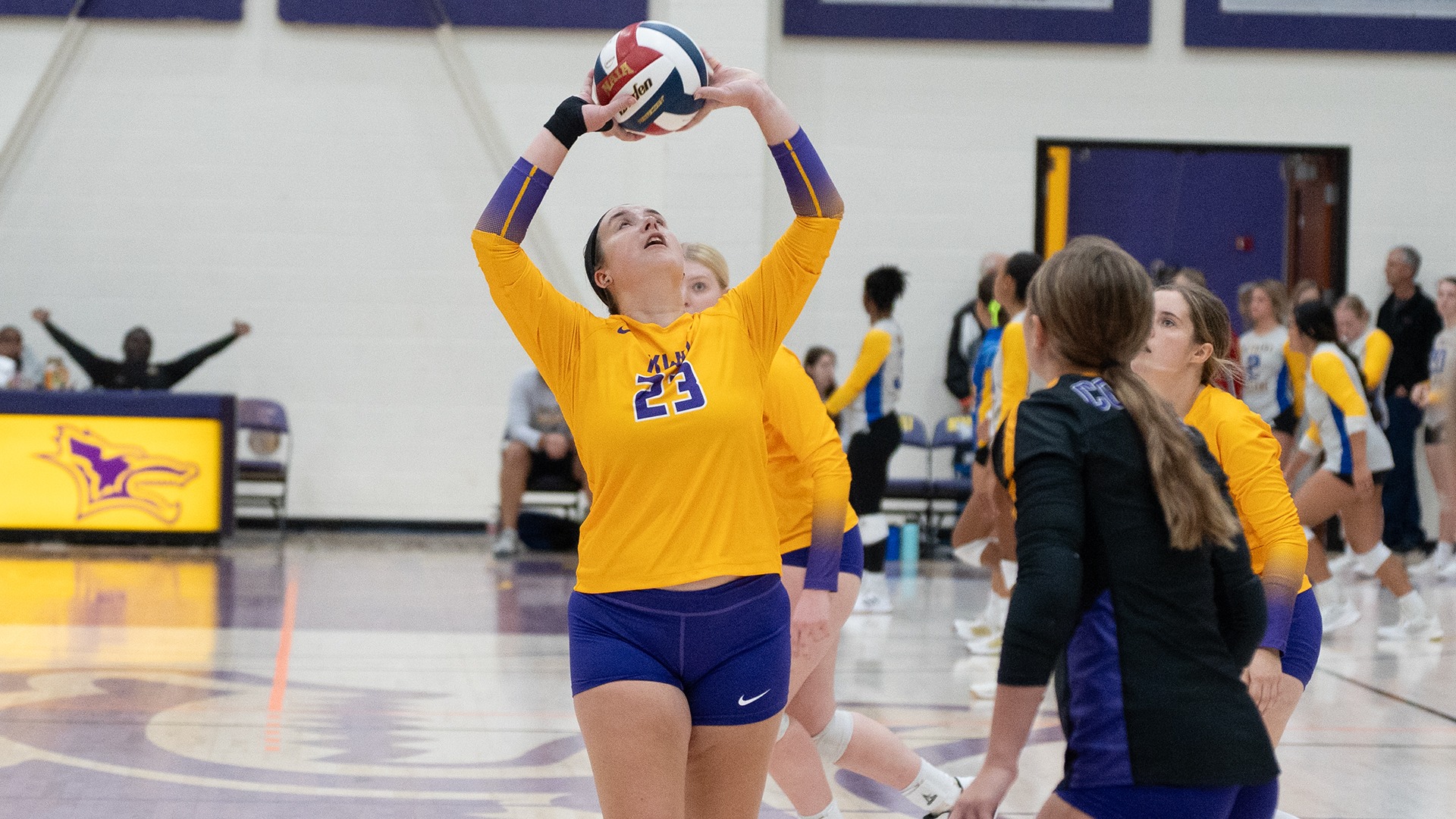 Women’s Volleyball gets two wins on second day of Coyote Classic ...