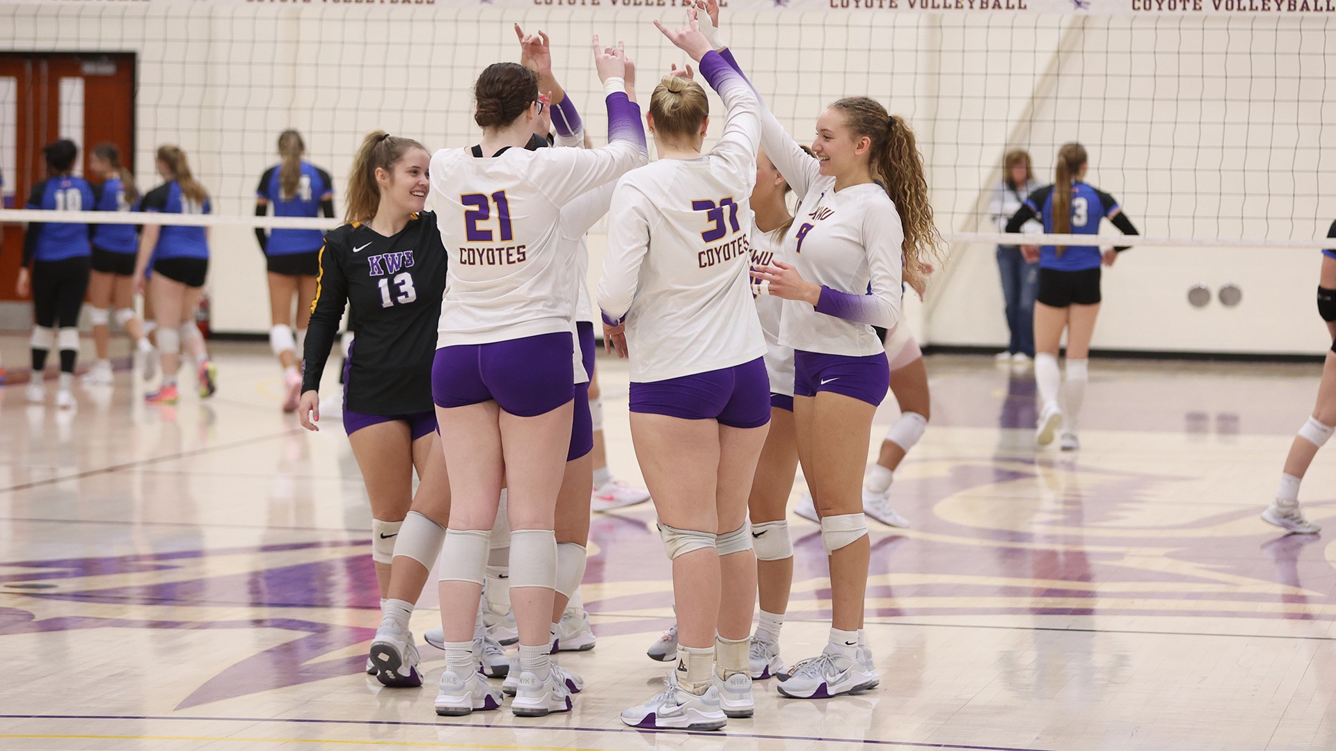 Women’s Volleyball splits matches to open season at Hastings - Kansas ...