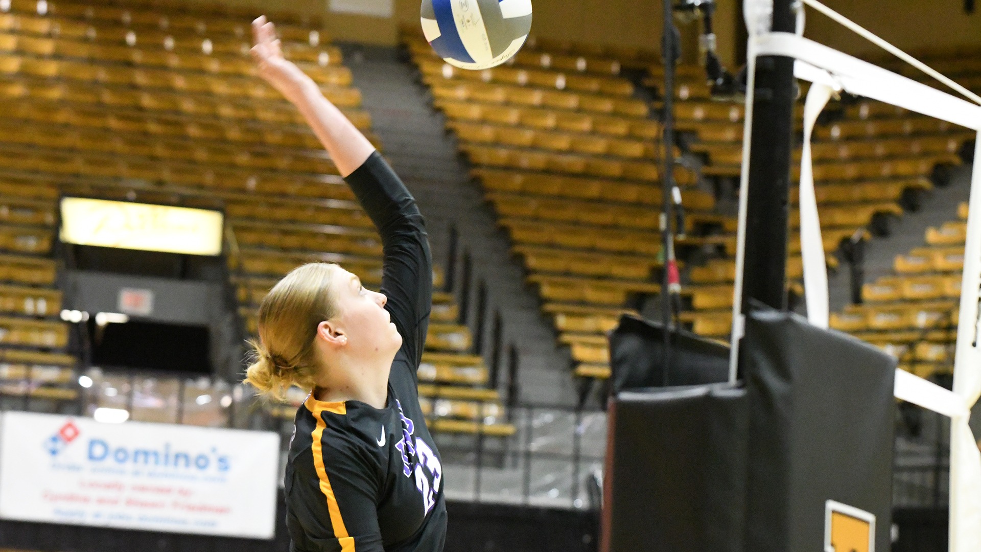 Women’s Volleyball splits matches to open season at Hastings - Kansas ...