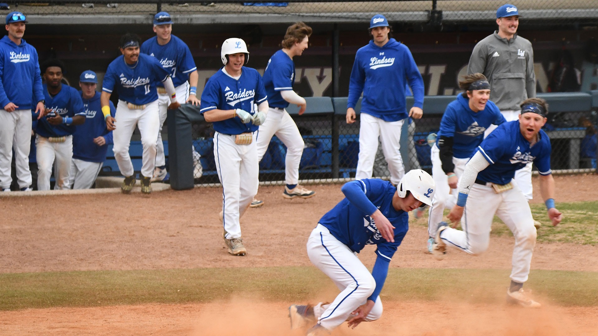 Blue Raiders Host Firehawks At Egnew Park - Lindsey Wilson College