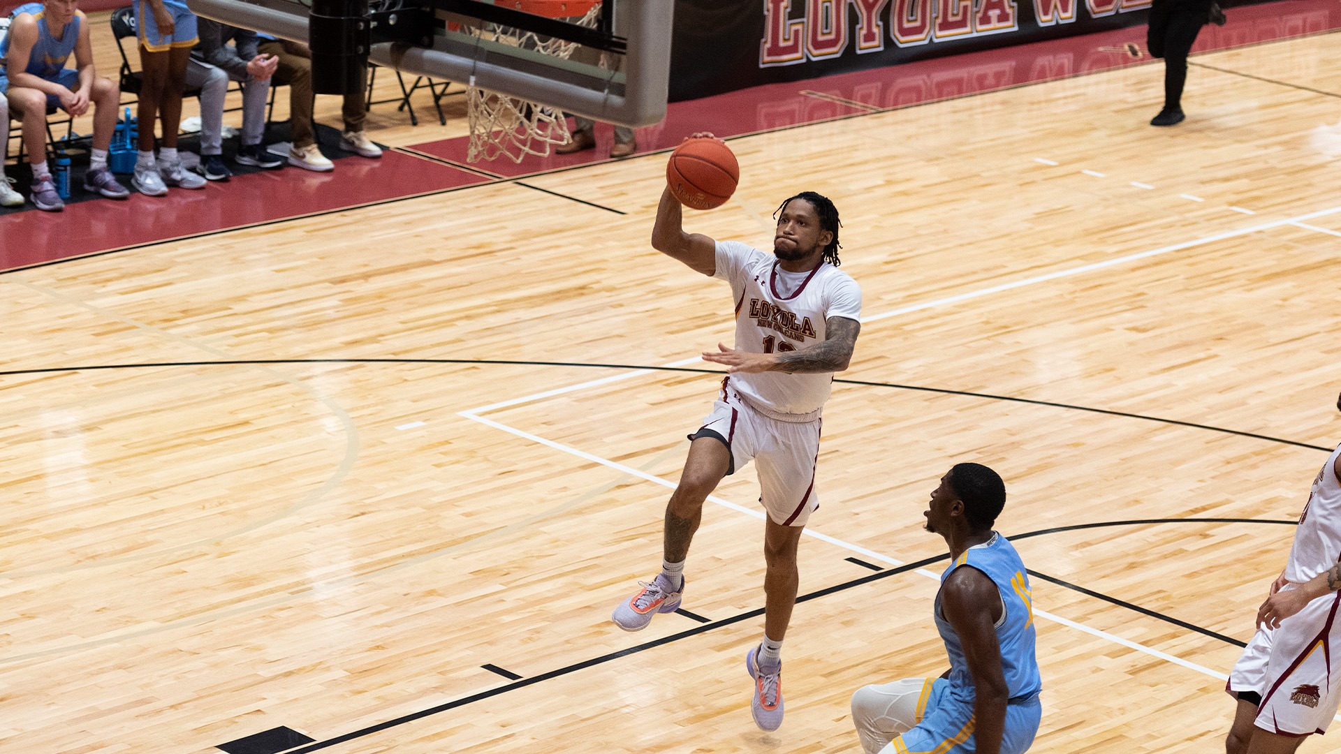 Men’s basketball wins 20th game - Loyola University New Orleans