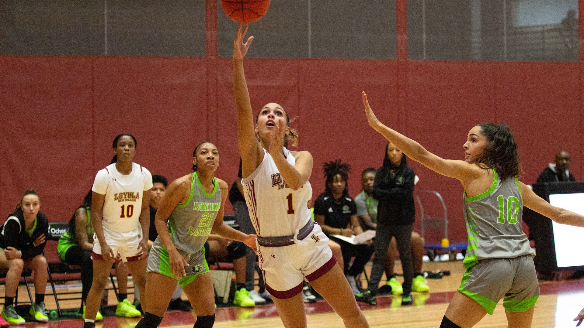 Women’s basketball now 6-0 in SSAC play - Loyola University New Orleans