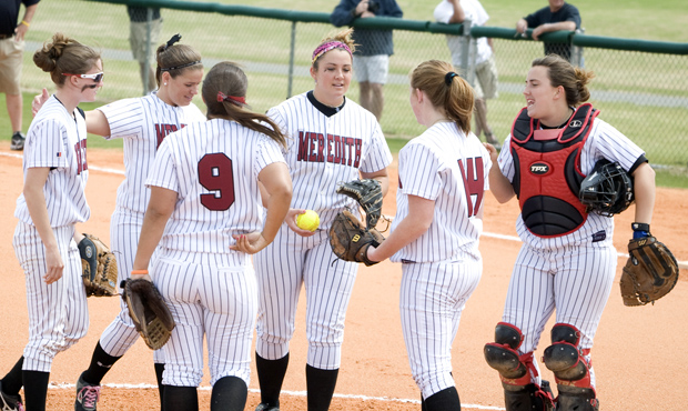 Softball Wins in USA South Tournament Opener, Move on - Meredith College