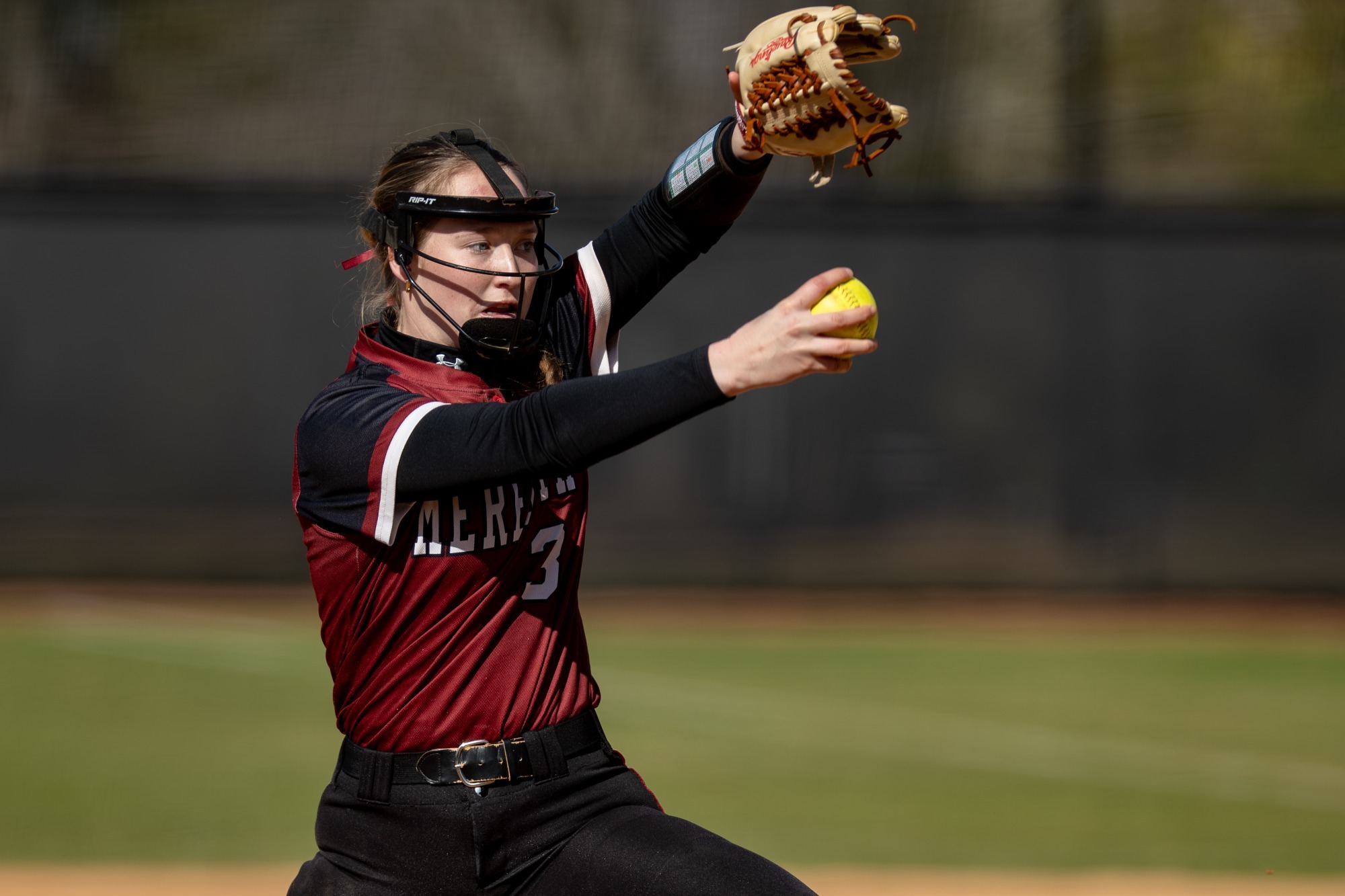 Softball sweeps day one of spring games - Meredith College