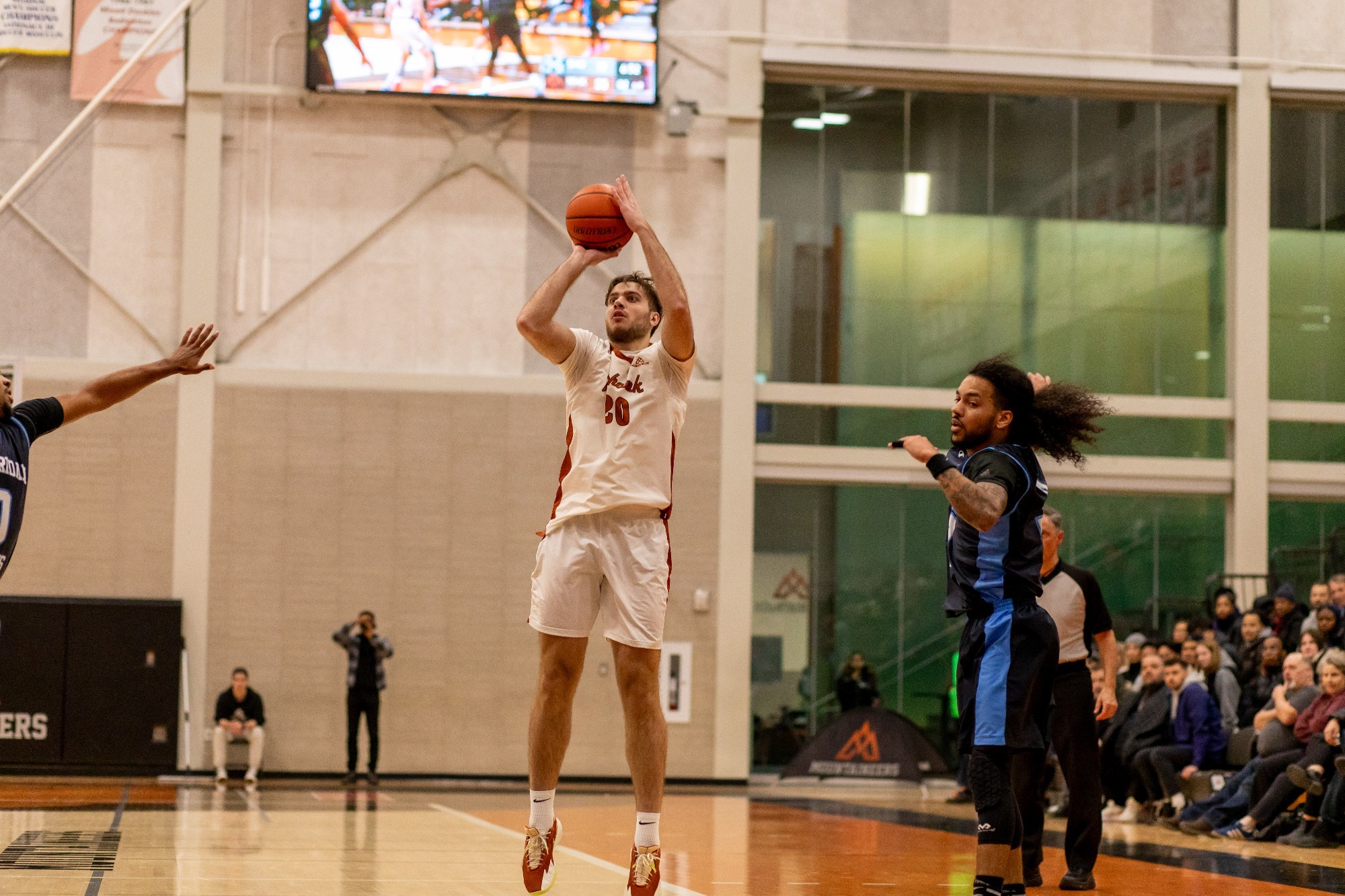 Dosen’s double-double guides No. 15 Mohawk to victory - Mohawk College