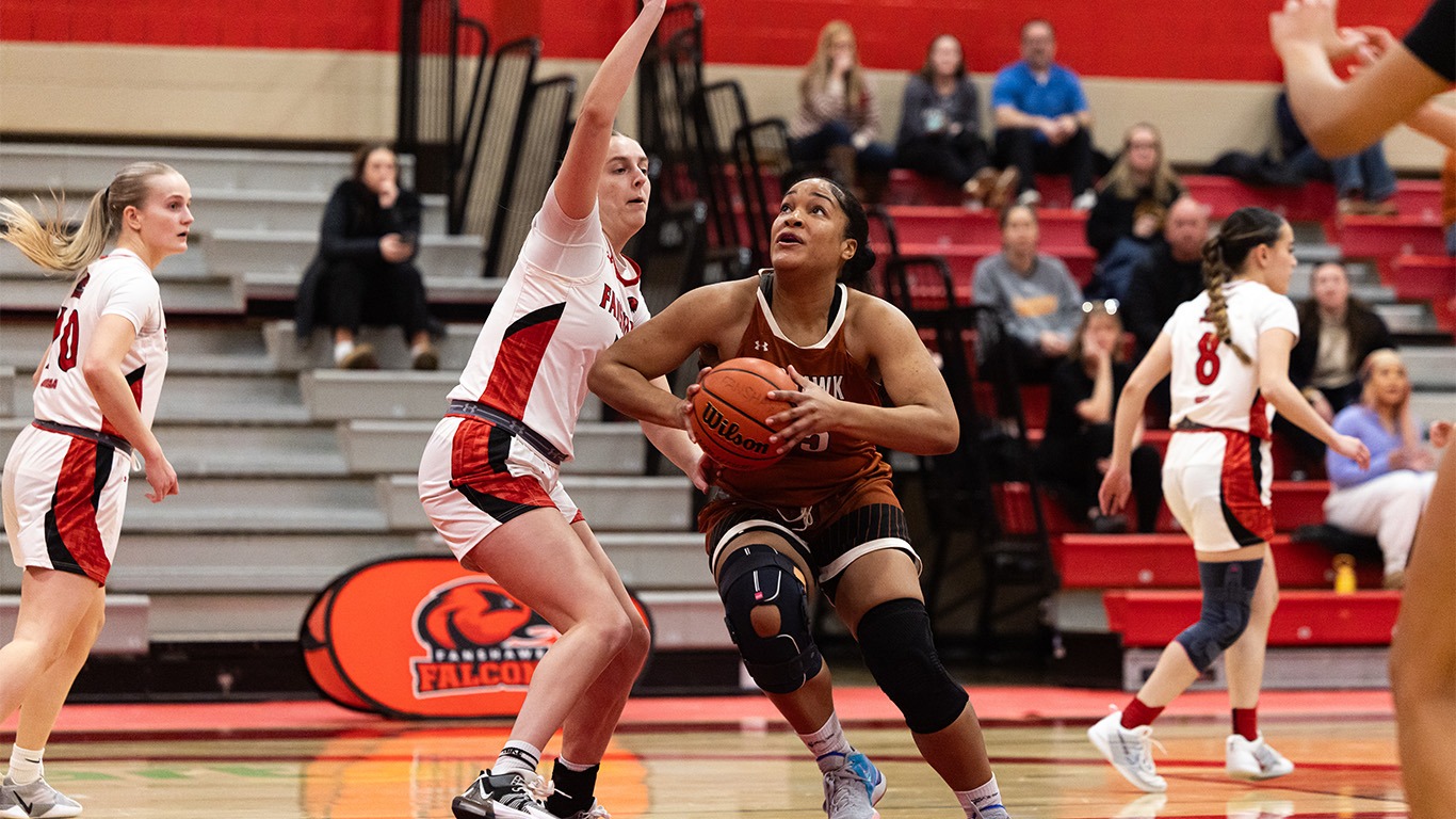 Kendra Oliver named CCAA Athlete of the Week - Mohawk College