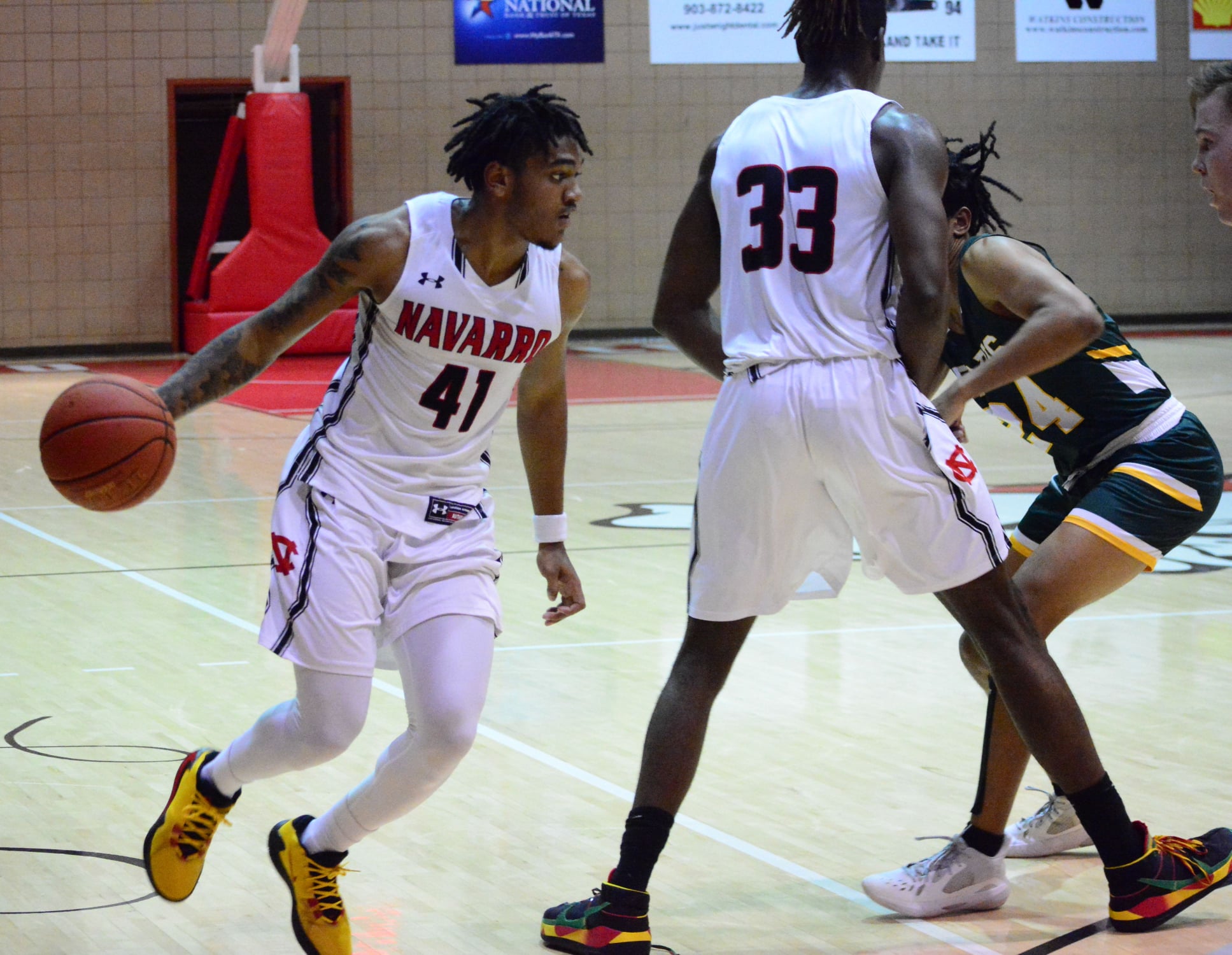 Harrison, Moor, Philip Ignite Bulldogs, 79-55 - Navarro College