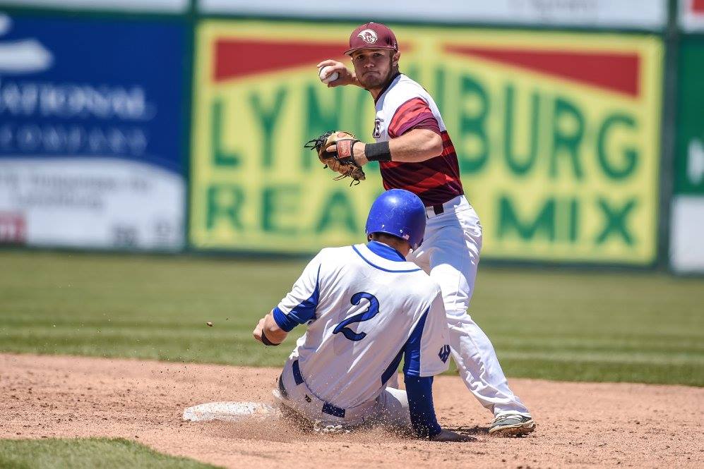 Baseball Sweeps W&L on the Road - Roanoke College