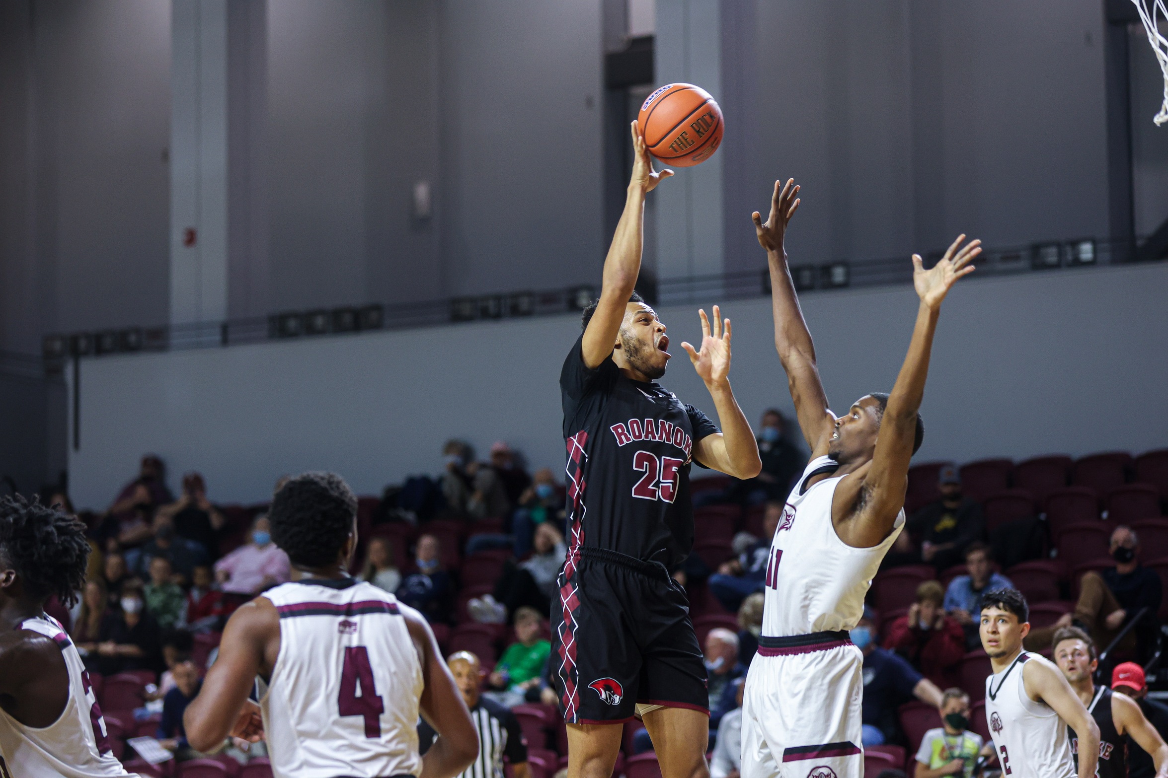 Maroons Stay Perfect With First Road Win - Roanoke College