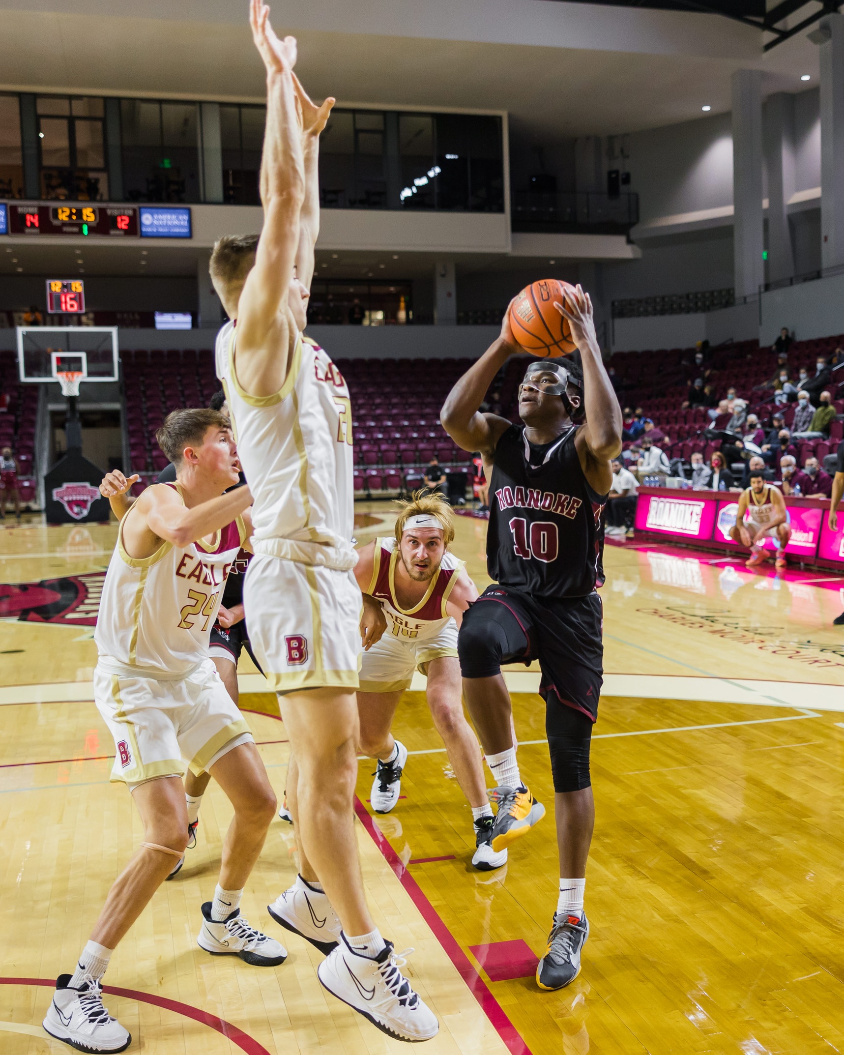 Maroons Hold On In Florida - Roanoke College