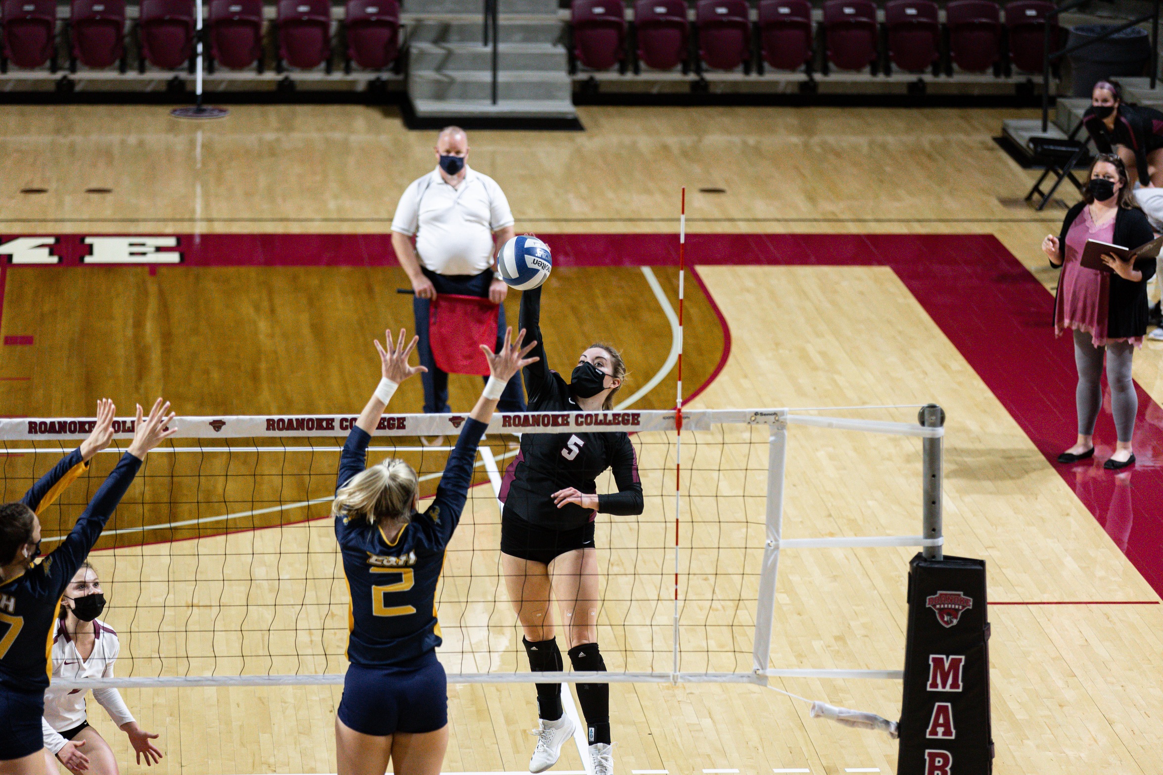 Maroons Go 2-0 Day One Of Maroon Classic - Roanoke College