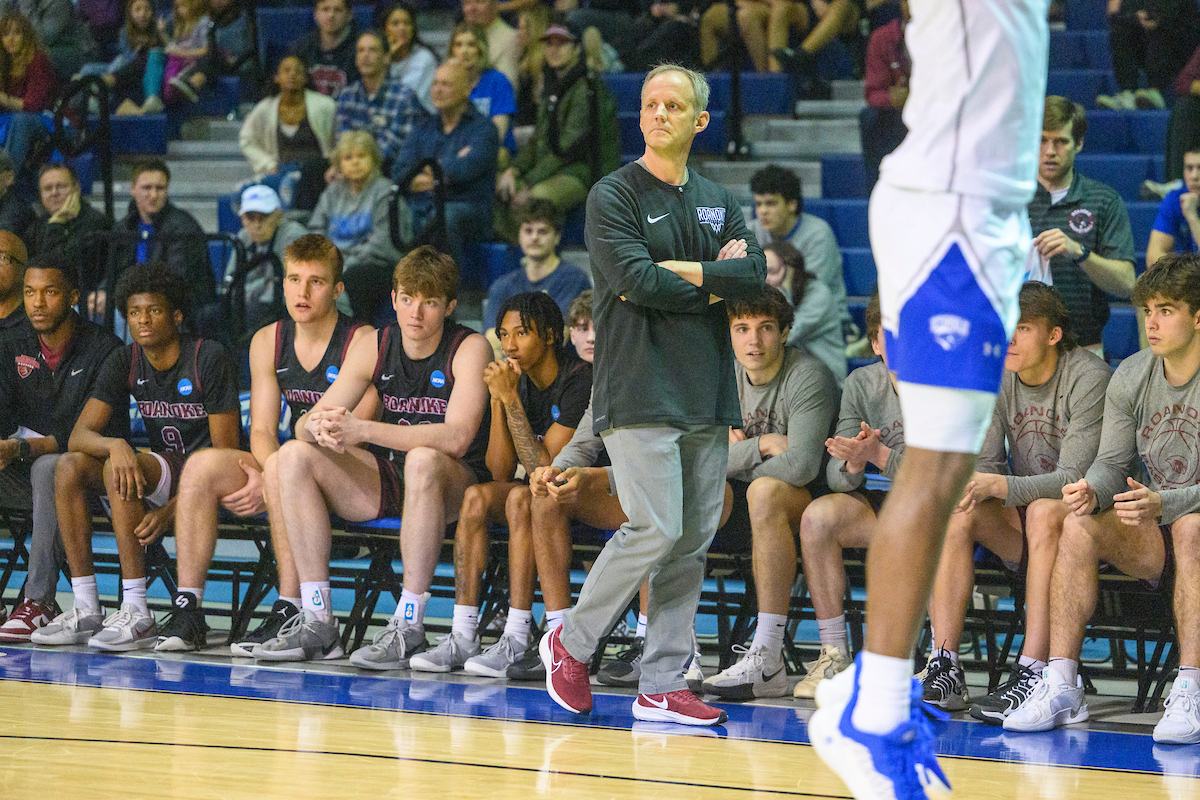 RC Men’s Basketball earns NABC Academic Excellence Award - Roanoke College